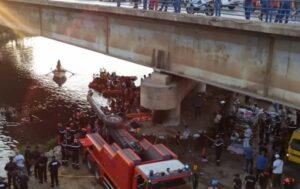 Accident dramatique à El Harrach : Chute d'un bus dans l'oued fait 18 morts (Officiel) - DIA