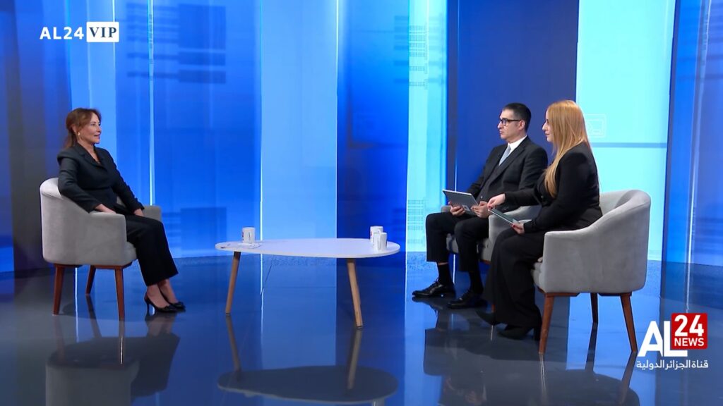 Les médias algériens se disputent Ségolène Royal (Vidéo) - DIA